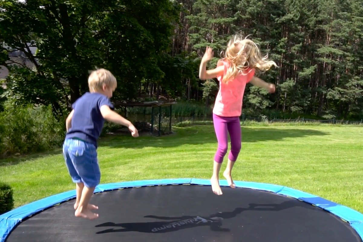 Health Benefits Associated With Trampolining - Fitneass